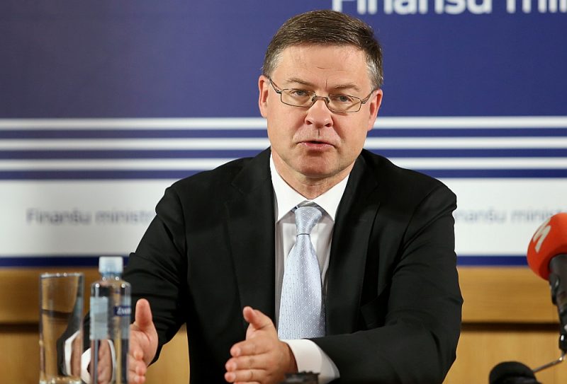 Kā cilvēkiem izkļūt no nabadzības? Eiropa aicina modernizēt minimālā ...