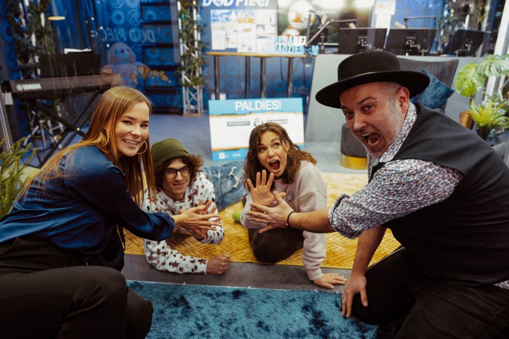 VIDEO. Latviešu talantīgā grupa “Very Cool People” nāk klajā ar ...