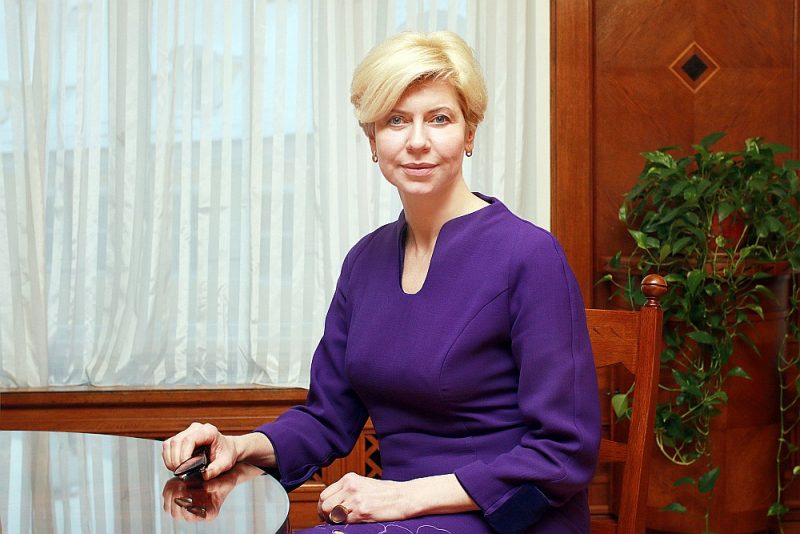 Drosme riskēt. Anda Čakša – ministre, kas iepriekš izglītības jomā nav ...