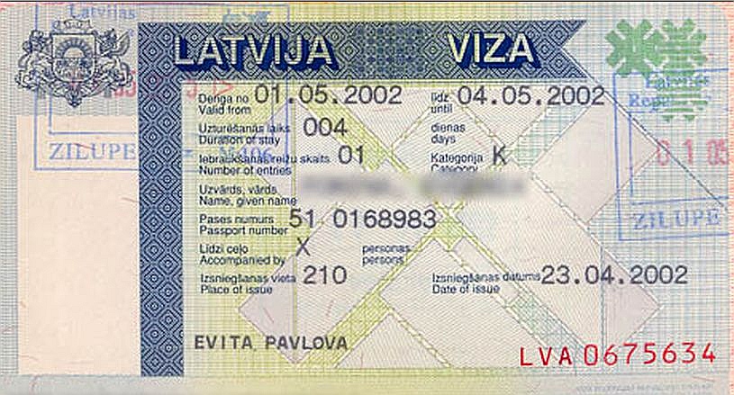 Pirms 30 gadiem ārvalstnieku ieceļošanai Latvijā ieviesa vīzu režīmu ...