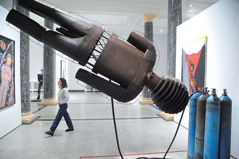 Mūra krišanas atspulgi. Eduards Dorofejevs recenzē LNMM jauno ...