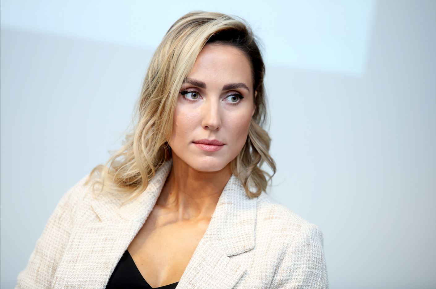 VIDEO. “Deputātus restorānā neielaist!” Armaņeva piketa laikā izsaka ...