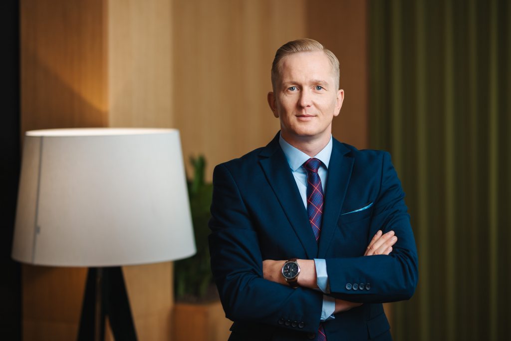 Krāpnieki atvaļinājumā neiet: pieci padomi, kā vasarā neuzķerties | LA.LV