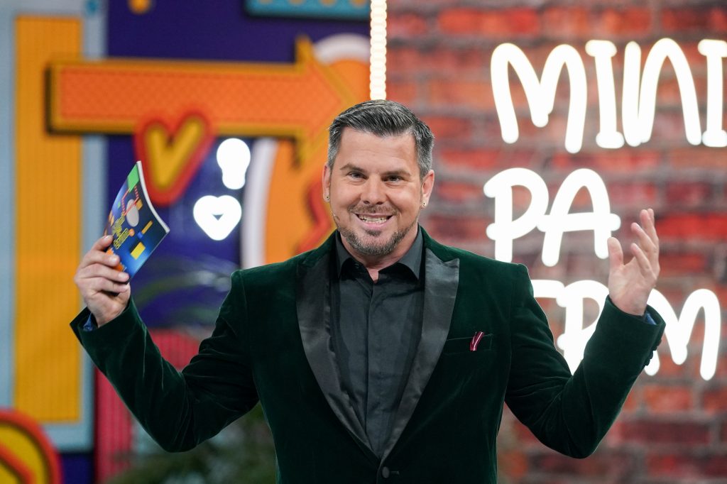 FOTO. Intara Busuļa asprātīgais sveiciens dāmām kopā ar Talsu ...