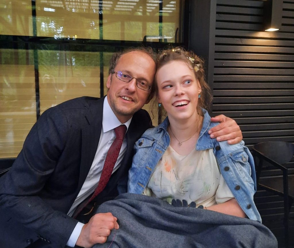 CILVĒKSTĀSTS. “24 stundas diennaktī septiņas dienas nedēļā nerimtīgi ...