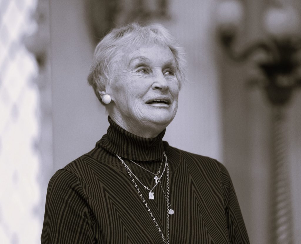 Aizsaulē devusies ilggadējā Dailes teātra aktrise un rakstniece Mudīte ...