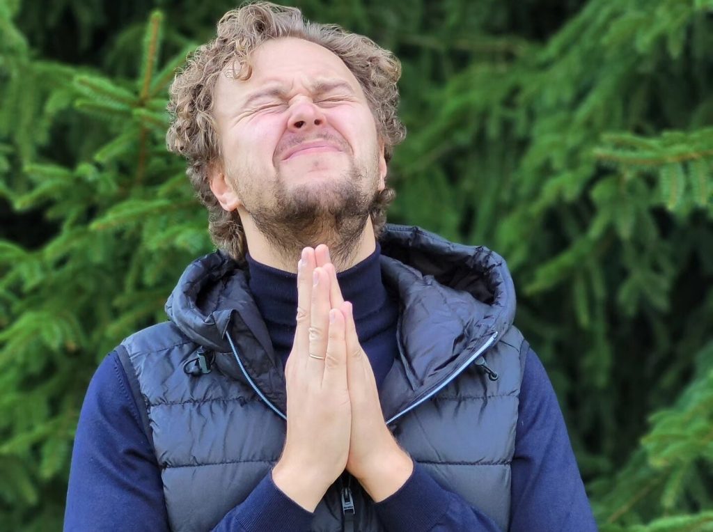 “Tagad bērns mācās braukt ar riteni, viņam ir ķivere, aizsargi, bet ...