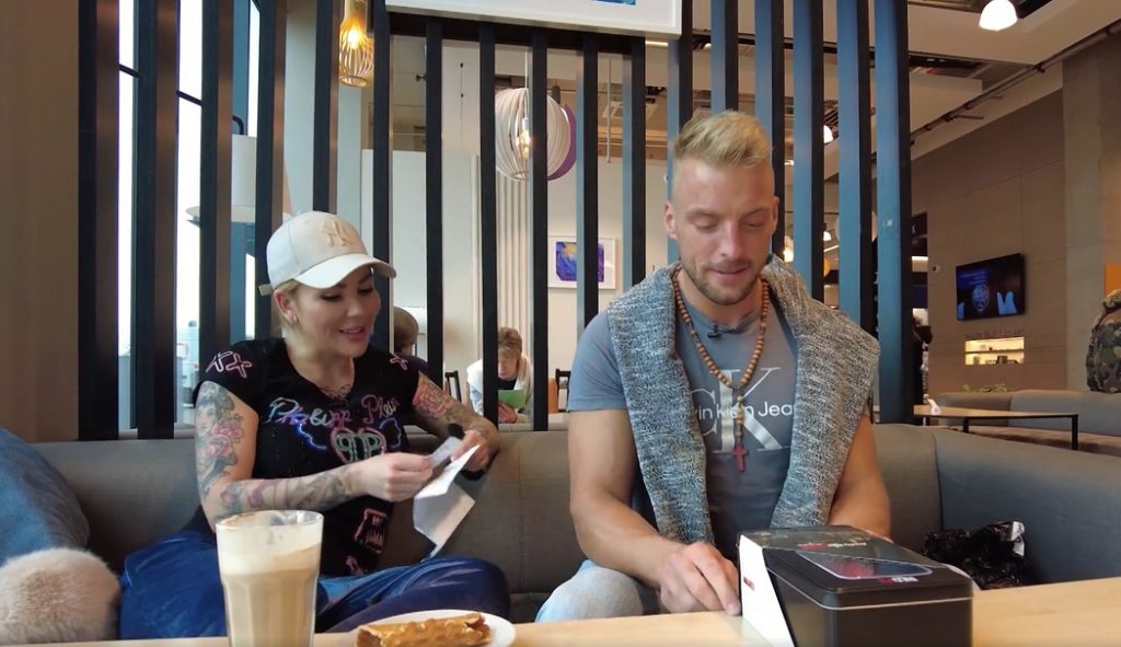 VIDEO. “Fui, tu nepateicīgais!” Šova zvaigzne Liene Ušakova pasniedz ...