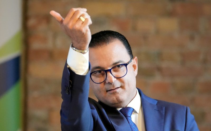 Valdībā apstiprina Hosama Abu Meri virzīto jauno zāļu uzcenojumu modeli ...