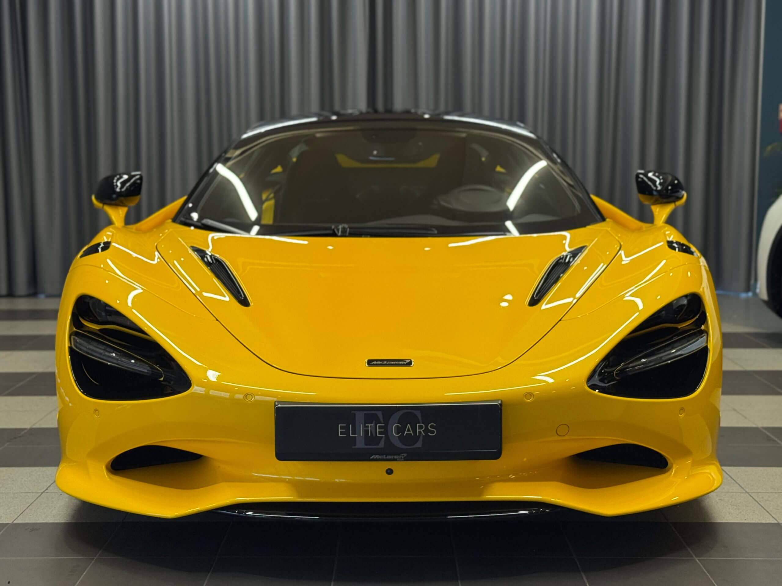 FOTO. Latvijā pārdošanā nonākusi superglauna automašīna “Mclaren ...