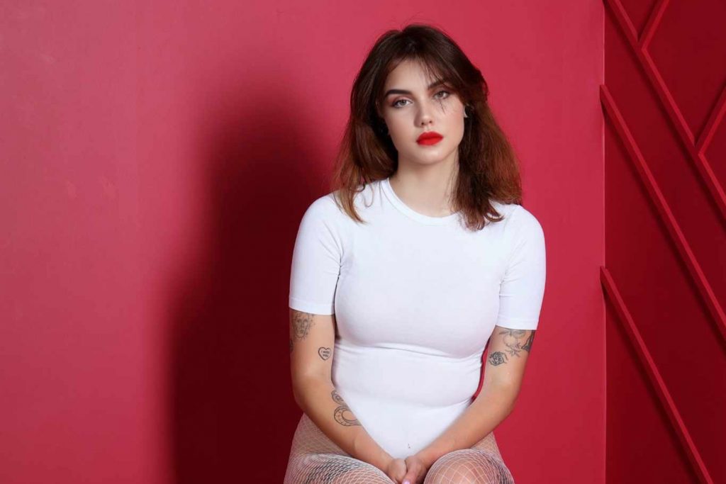 “Zemiski!” Bijusī partijas “Progresīvie” biedre publiski lūdz naudu ...