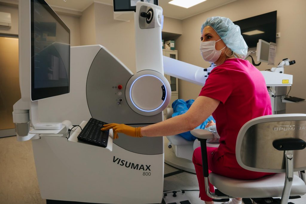 Pasaules līmeņa lāzertehnoloģijas un modernas redzes korekcijas metodes ...