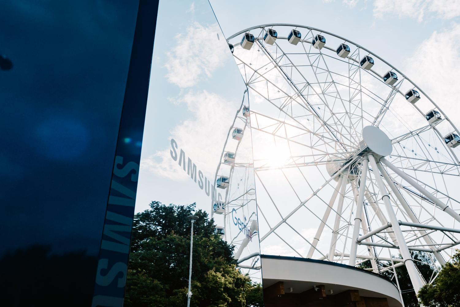 Slavenības aicina – izmēģini jaunos Samsung Galaxy Fold7 un Flip7 un brauc ar panorāmas ratu bez ...