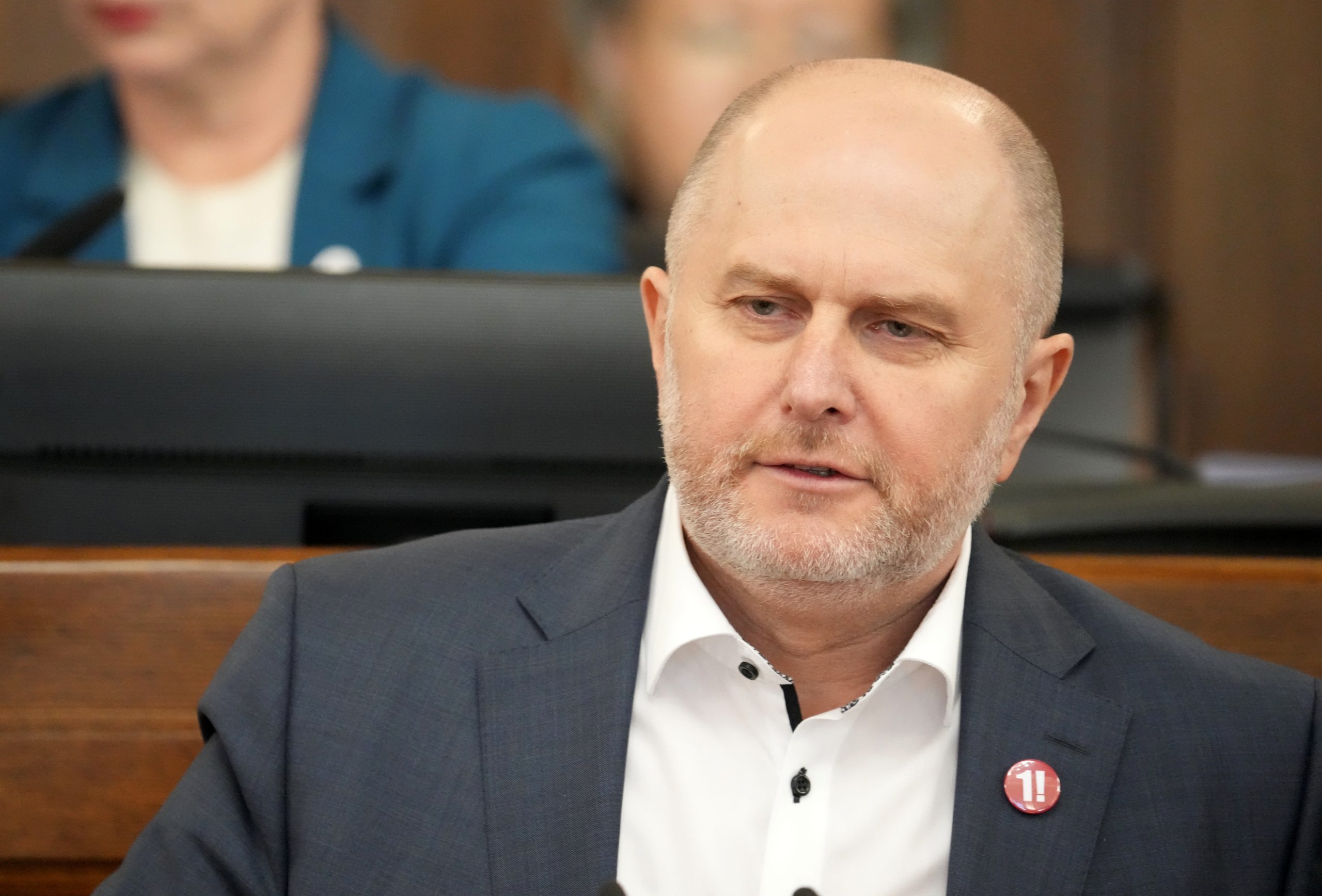 “Tad jāslēdz arī ostas un jāspridzina tilti…” Zivtiņš ar savu nostāju dzelzceļa sliežu ...