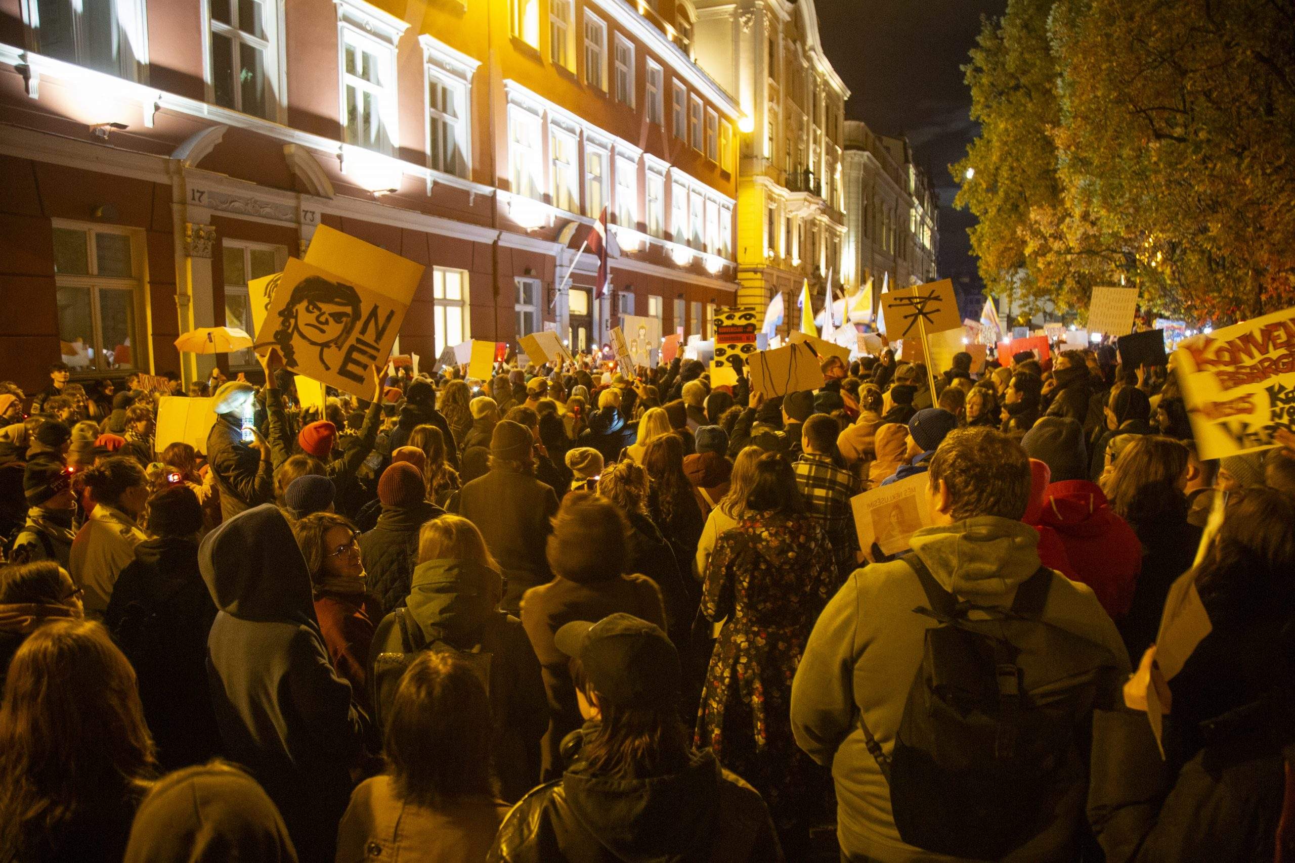 Vairāk nekā 11 tūkstoši parakstu: sabiedrība aicina prezidentu ...