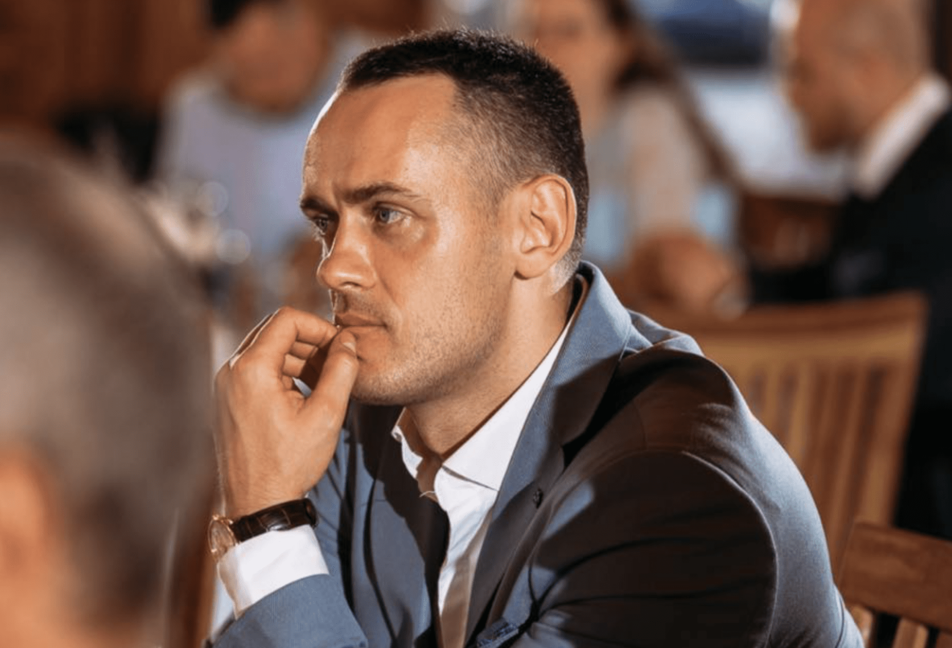 “Viņa stāvēja samulsusi, es pasmaidīju…” Edijs Pipars dalās stāstā par ...